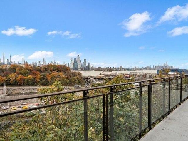4 bedroom, Weehawken NJ 07086 102213127