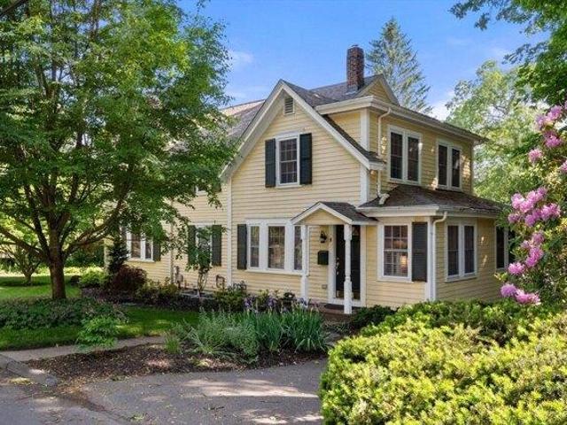 4 bedroom, Wellesley MA 02482 103036865