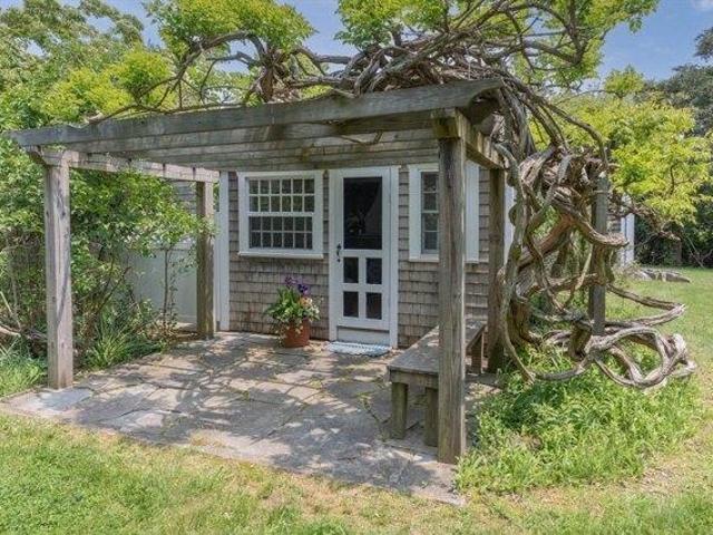 4 bedroom, West Tisbury MA 02575 102528614