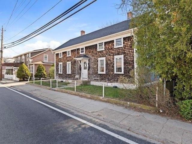 4 bedroom, West Warwick RI 02893 102632333