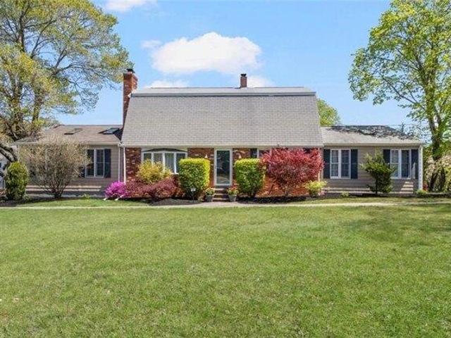 4 bedroom, West Warwick RI 02893 103100132