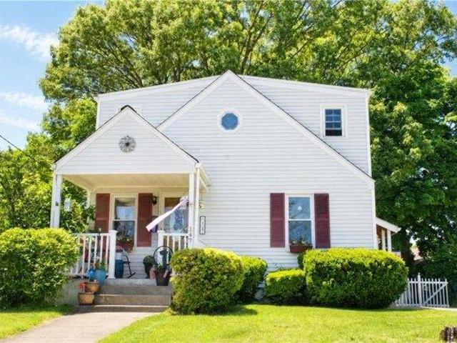 4 bedroom, West Warwick RI 02893 103128600
