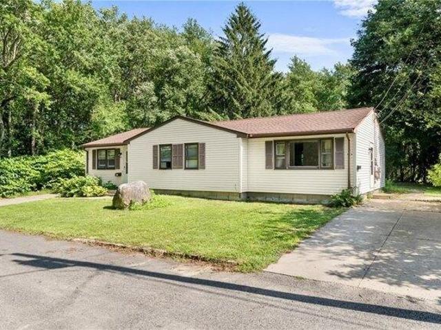 4 bedroom, West Warwick RI 02893 104510393
