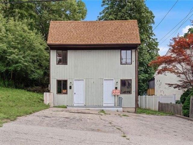 4 bedroom, West Warwick RI 02893 105145031
