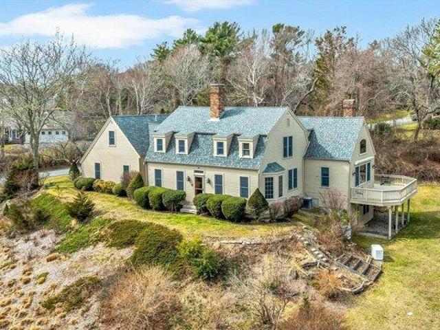 4 bedroom, West Barnstable MA 02668 102119175