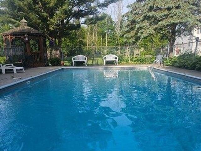 4 bedroom, West Bridgewater MA 02379 LS102477407
