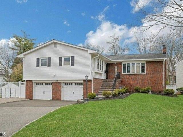 4 bedroom, West Caldwell NJ 07006 102217634