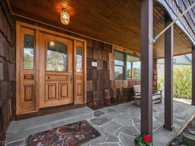 4 bedroom, West Caldwell NJ 07006 102257375