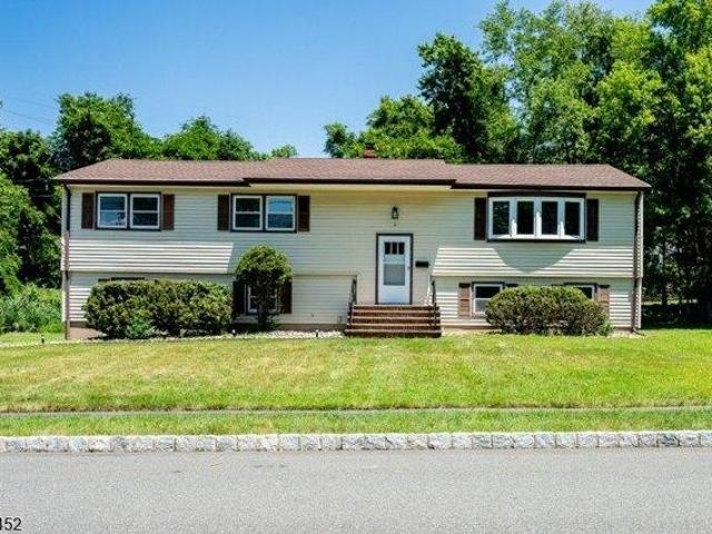 4 bedroom, West Caldwell NJ 07006 104442642