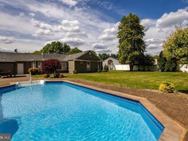 4 bedroom, West Deptford NJ 08096 LS102777205
