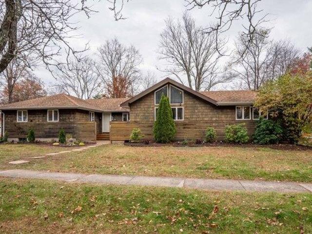 4 bedroom, West Hartford CT 06117 LS101896512