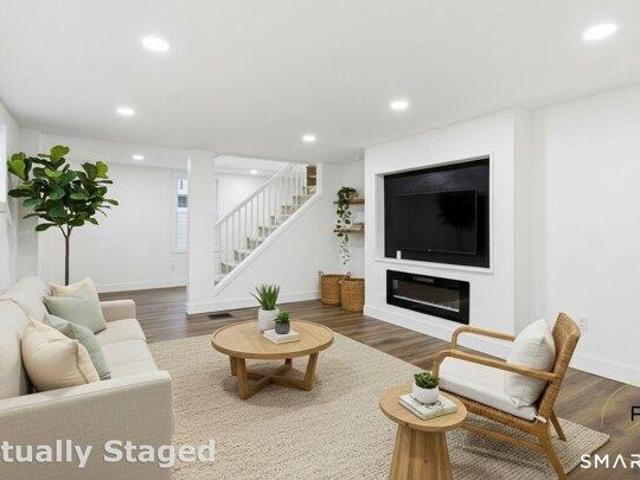 4 bedroom, West Haven CT 06516 LS102584206