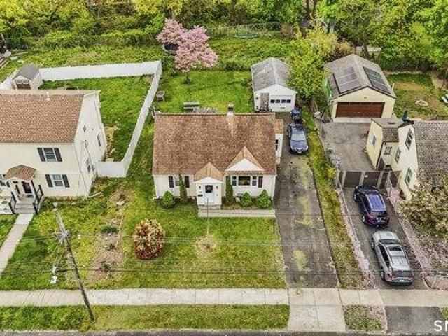 4 bedroom, West Haven CT 06516 LS102725713