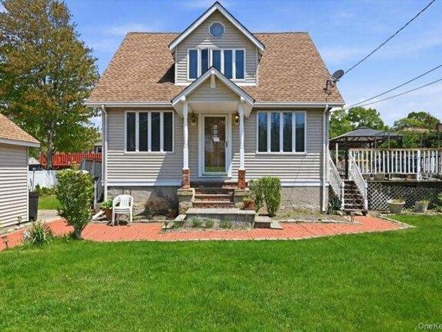 4 bedroom, West Islip NY 11795 103623139