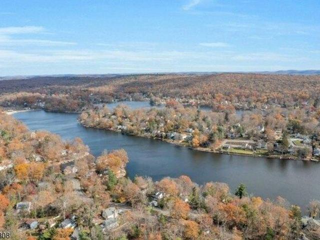 4 bedroom, West Milford NJ 07421 102778341