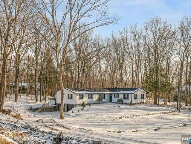 4 bedroom, West Milford NJ 07438 90230908