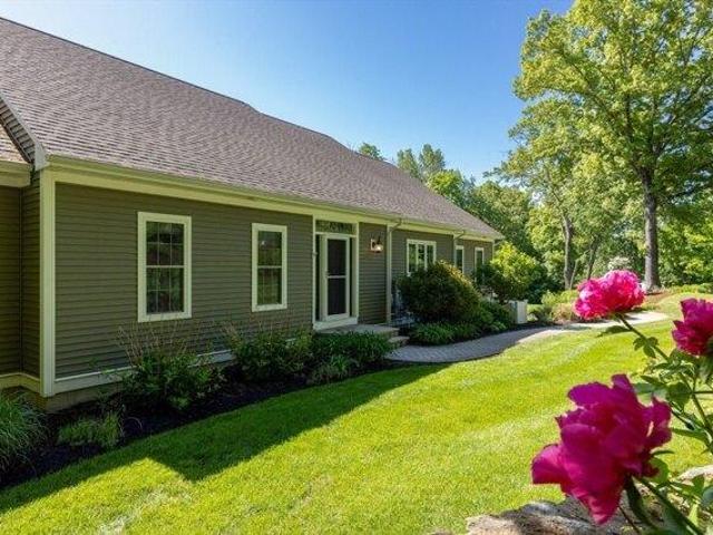 4 bedroom, West Newbury MA 01985 103224416