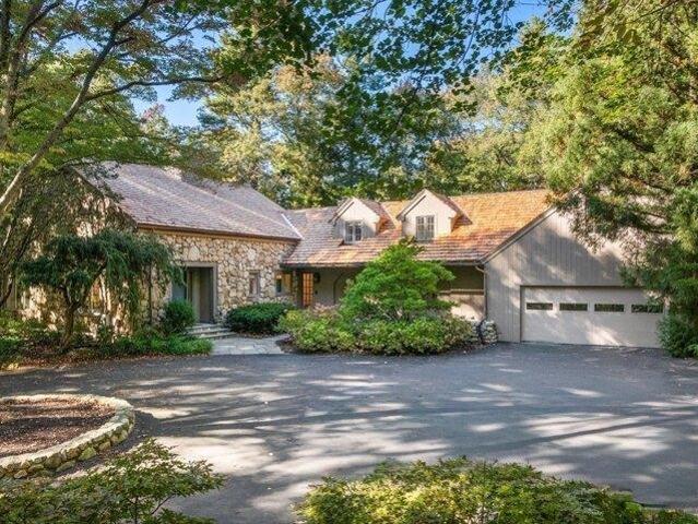 4 bedroom, Weston MA 02493 104406331