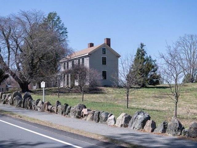 4 bedroom, Weston MA 02493 104810625