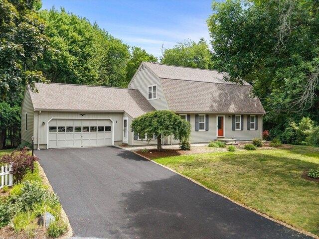 4 bedroom, Westborough MA 01581 105060300