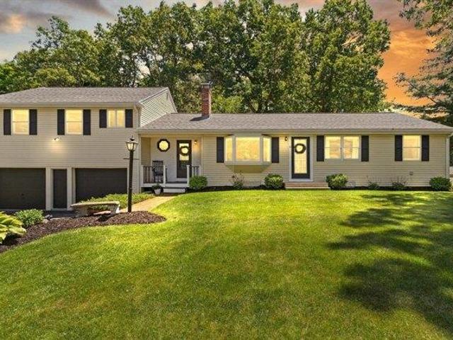 4 bedroom, Westford MA 01886 104511633