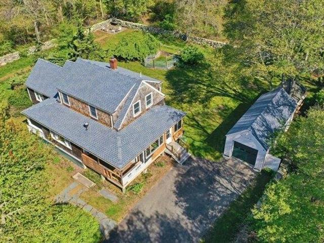 4 bedroom, Westport MA 02790 104809144