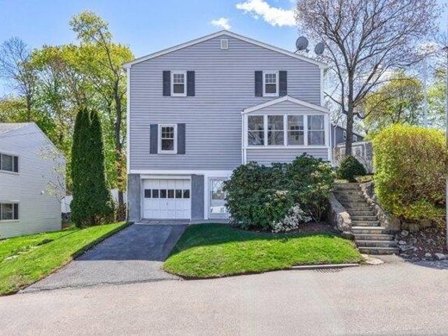 4 bedroom, Westwood MA 02090 LS102446883