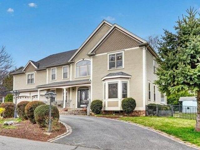 4 bedroom, Westwood MA 02090 LS102370520