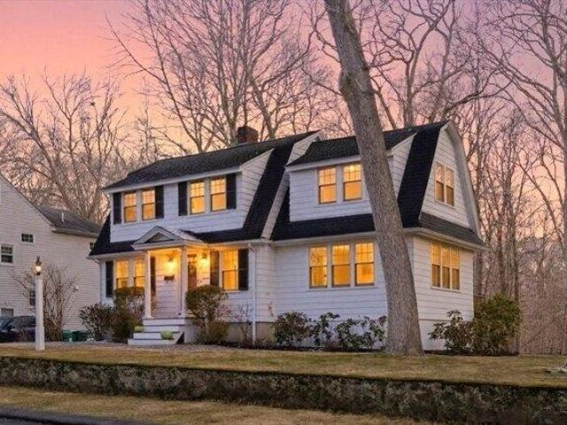 4 bedroom, Westwood MA 02090 LS103036146