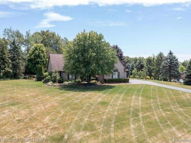4 bedroom, White Lake MI 48383 88248123