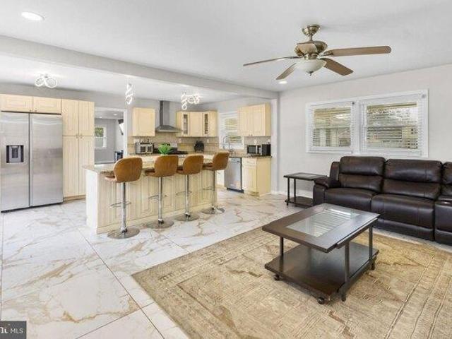 4 bedroom, Willingboro NJ 08046 104717489