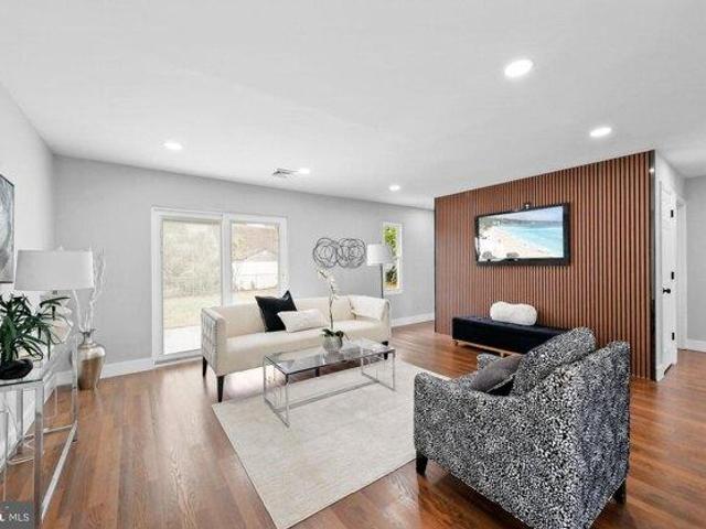 4 bedroom, Willingboro NJ 08046 105204171