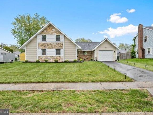 4 bedroom, Willingboro NJ 08046 101750810