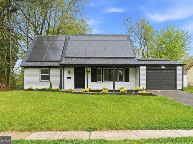 4 bedroom, Willingboro NJ 08046 102776645