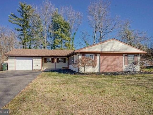4 bedroom, Willingboro NJ 08046 LS101801355
