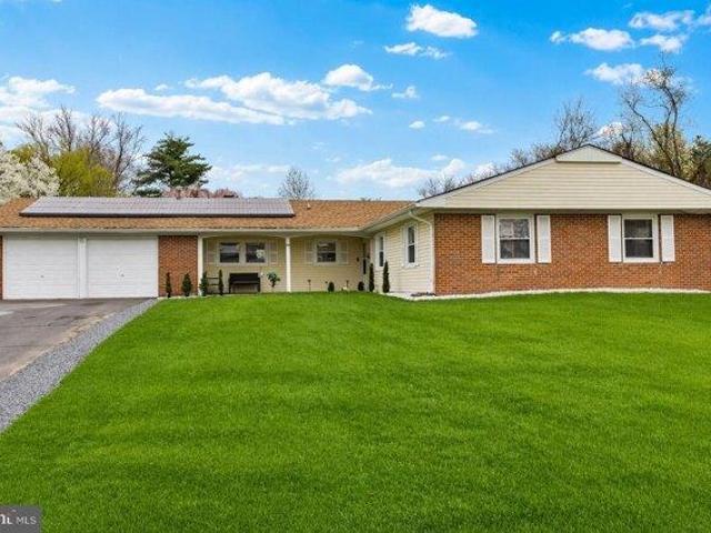 4 bedroom, Willingboro NJ 08046 LS102028406