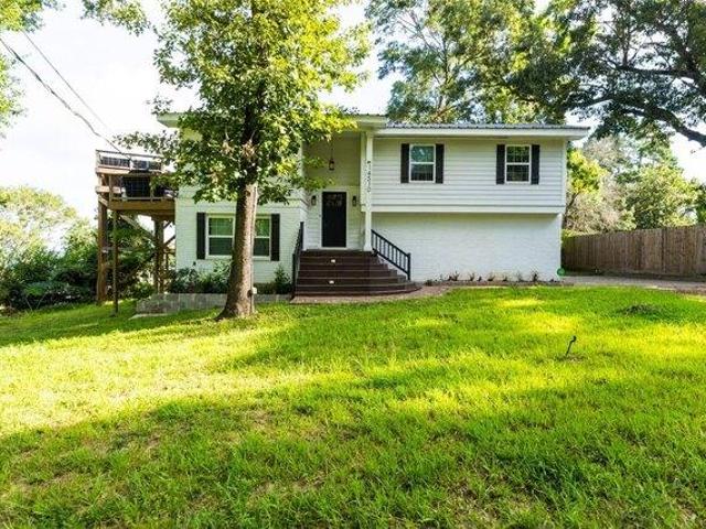 4 bedroom, Willis TX 77318 LS94066360