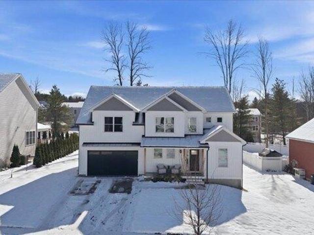 4 bedroom, Williston VT 05495 102446208