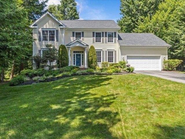 4 bedroom, Williston VT 05495 104510964