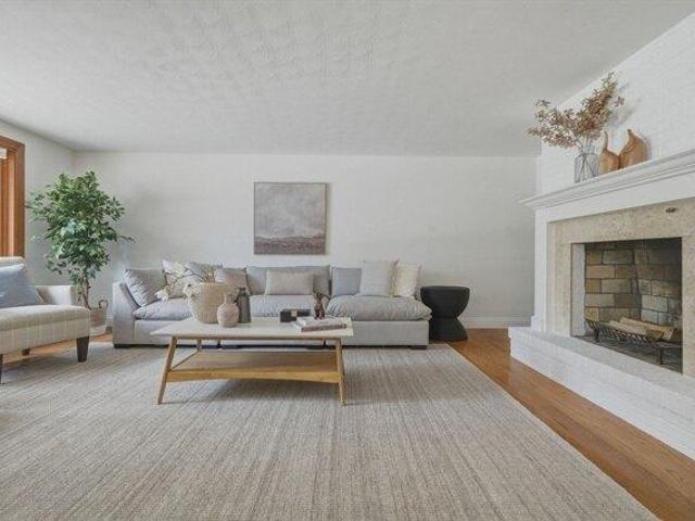 4 bedroom, Wilmington MA 01887 103036838