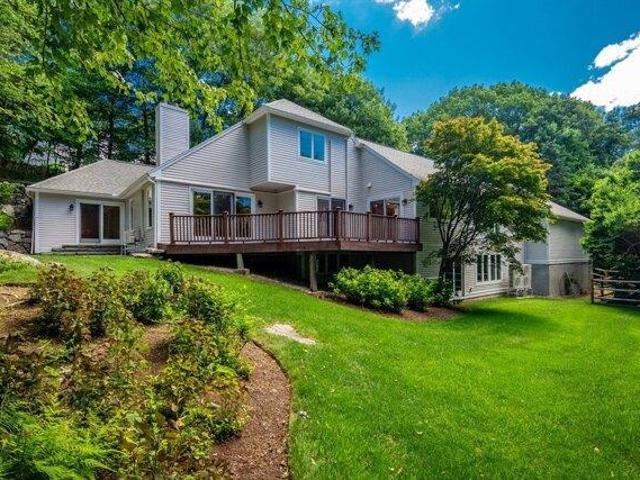 4 bedroom, Winchester MA 01890 104851104