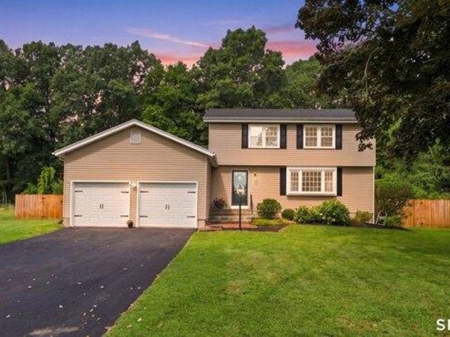 4 bedroom, Windsor CT 06095 105124375