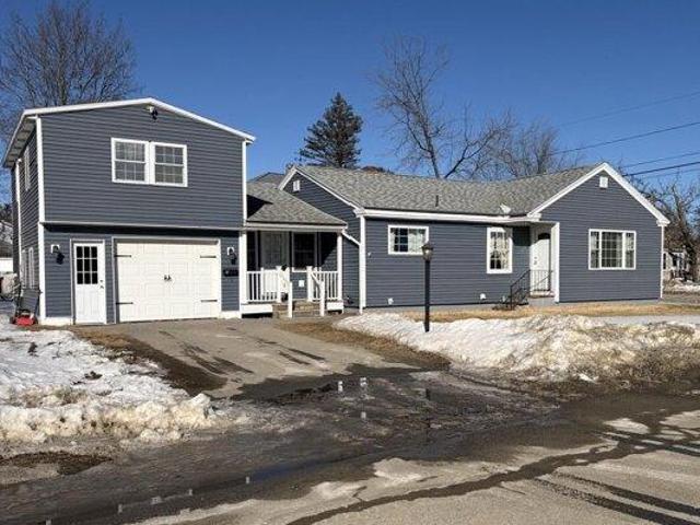 4 bedroom, Winslow ME 04901 101999581