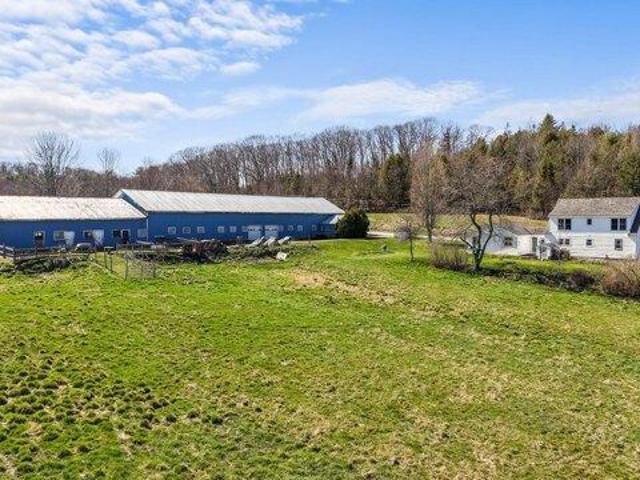 4 bedroom, Winterport ME 04496 104905980