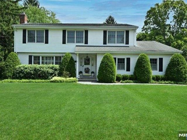 4 bedroom, Wyckoff NJ 07481 105141612