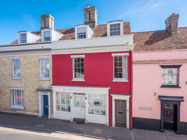 4 Bedroom Town House