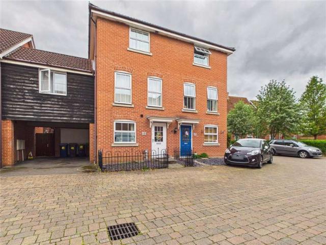 4 Bedroom Town House