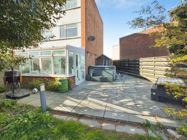 4 Bedroom Town House