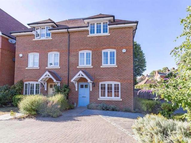 4 Bedroom Town House