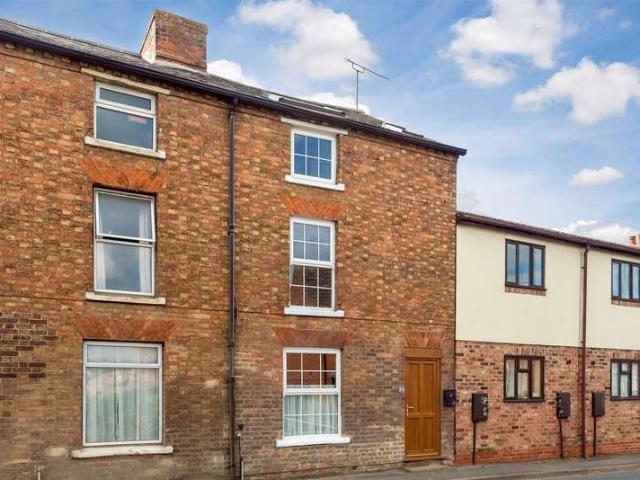 4 Bedroom Town House